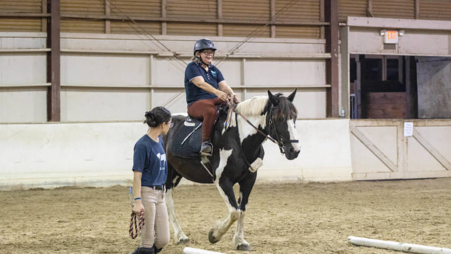 Tracy_Cole_riding_Emilia_Pedicini_class_of__22_teaching